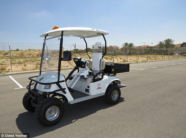 VIDEO-Deze robot maakt elke auto zelfrijdend - Move elektrisch vervoer